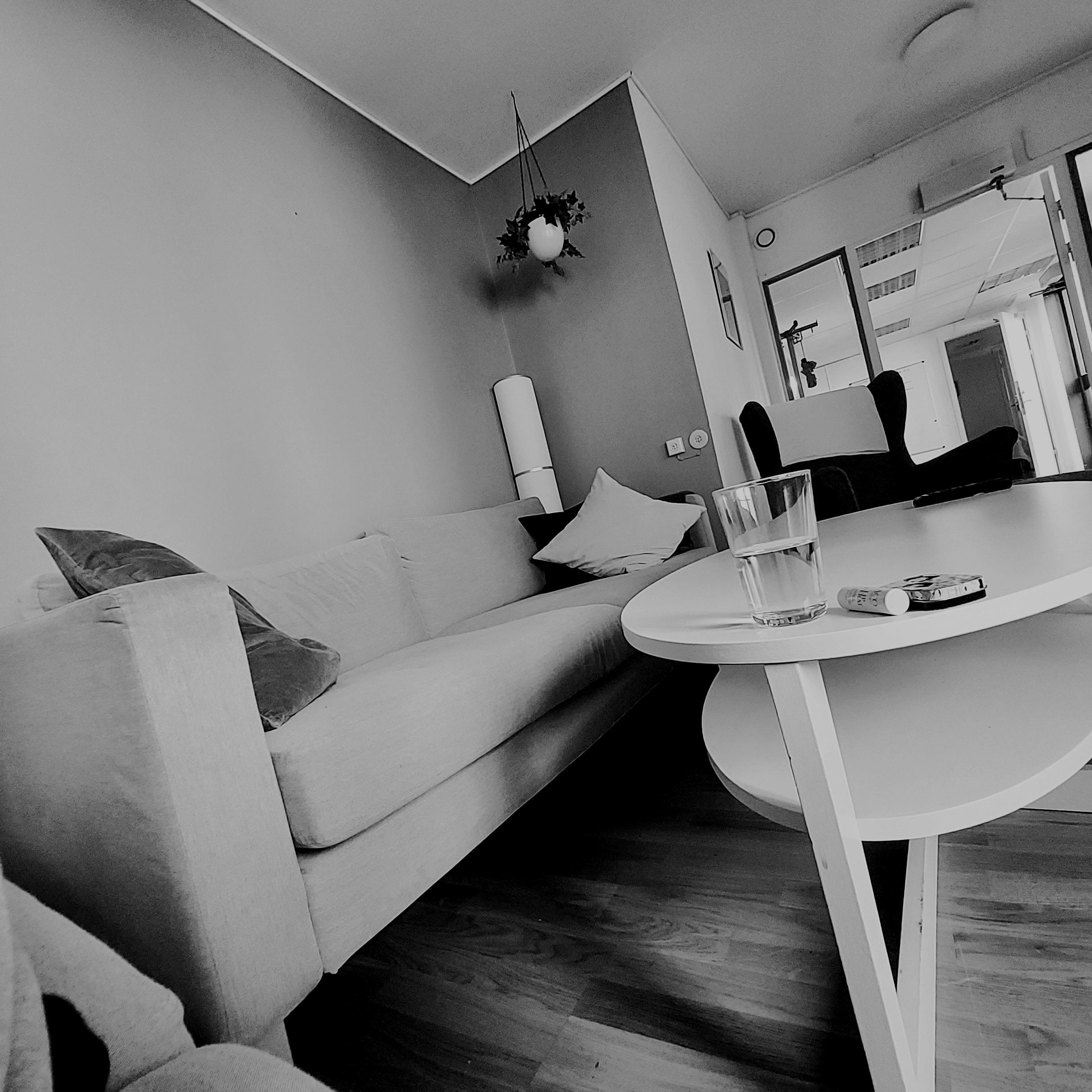 Perspective, another room. | Yolanda and her creative scream